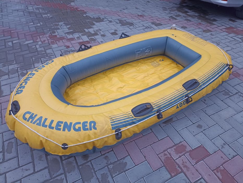Надувная лодка challenger 400 - Туризм Каменка на Olx